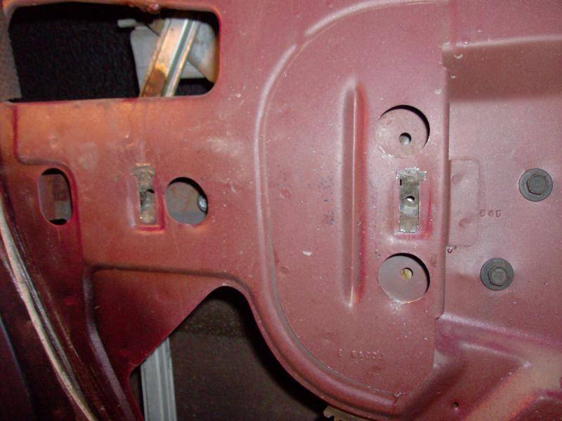 Can't mount my rear arm rest. Missing clips? | For C Bodies Only ...