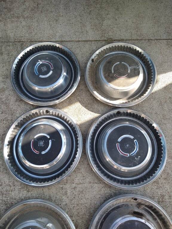 For Sale - 1969 300 hubcaps | For C Bodies Only Classic Mopar Forum
